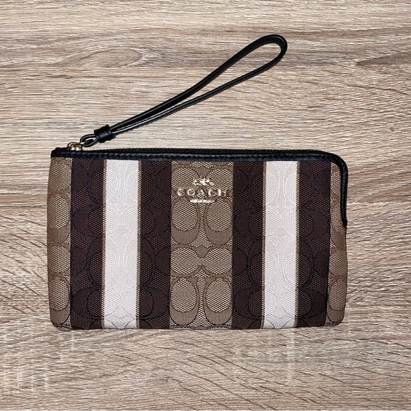 Coach | Bags | Coach Wristlet In Signature Jacquard With Stripes C4566 ...